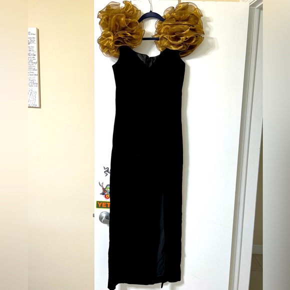 Dresses | Black Party Suit With Golden Sleeves In The Shape Of A Flower ...